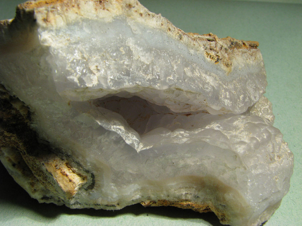 Calcedonio - Caratteristiche, Proprietà e Valore